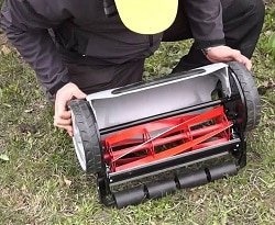 Механические ручные газонокосилки: рейтинг ТОП-8 лучших моделей 2021 года